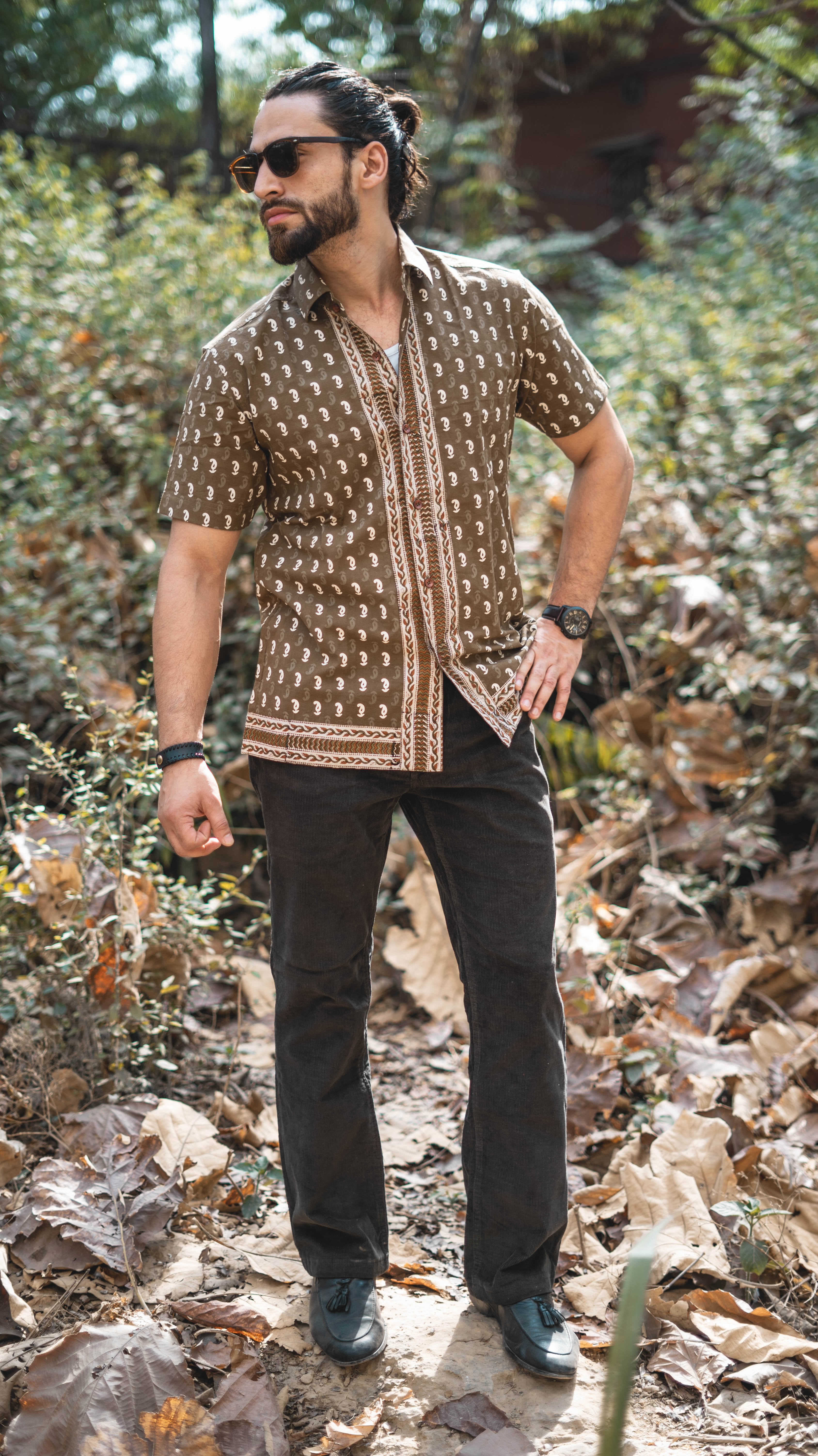 Nikhar Brown Boota – Mukhtalif India